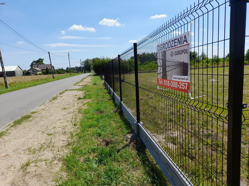 Ogrodzenia panelowe – producent ogrodzeń i bram OGROPOL